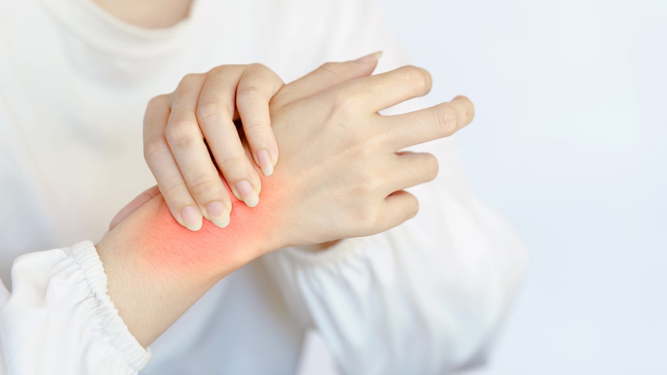 Troubles musculo-squelettiques (TMS) : ces signes doivent vous alerter ! | Medisite.fr