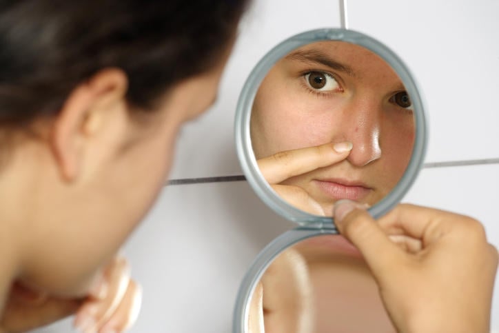 Comment soigner un bouton de stress sur le visage ? | Medisite.fr